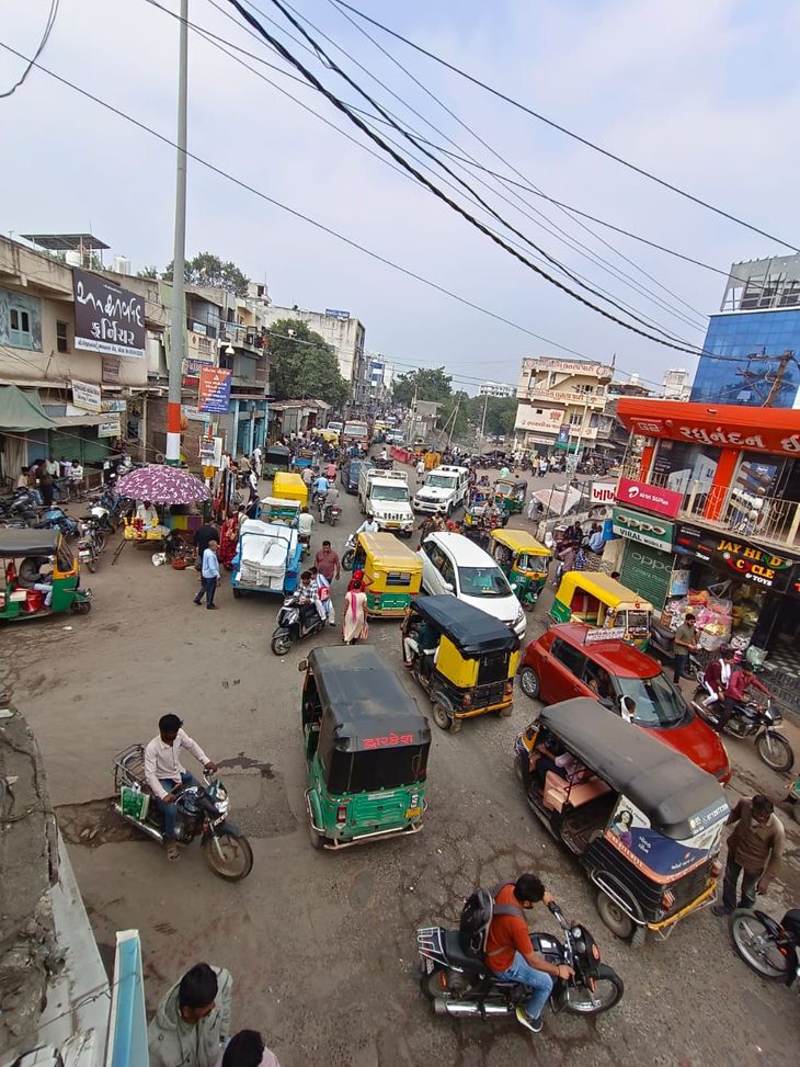 Citizens are disturbed by the traffic problem on the roads of Botad ...