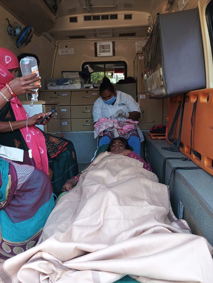 108 gave birth in an ambulance as the pregnant woman of Kukarmunda ...