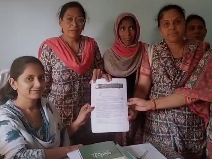 Submission for execution of court order of permanence | કાયમી કરવાના ...