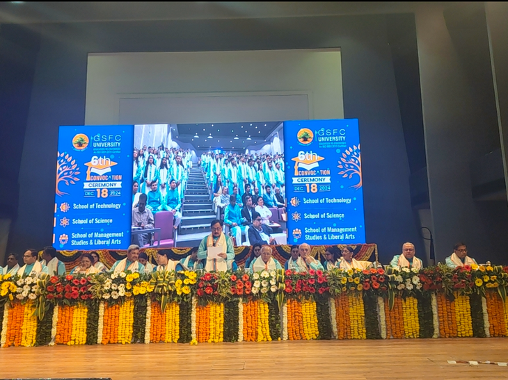 10 out of 12 gold medalists won gold medals at the 6th convocation ...