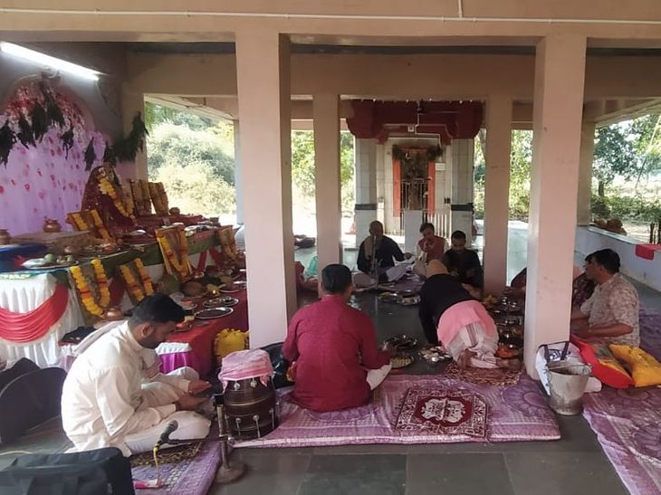 Navchandi Havan on the occasion of Tithi | તિથિ પર્વને લઈને નવચંડી હવન ...
