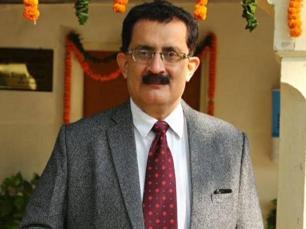 Dr. Nitin Malik appointed as new Registrar of GNLU