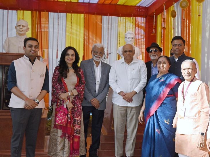 Son of the earth Late Navneetbhai Patel, including 4 dignitaries ...