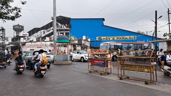 Police presence will be increased at every point in Vapi to prevent ...