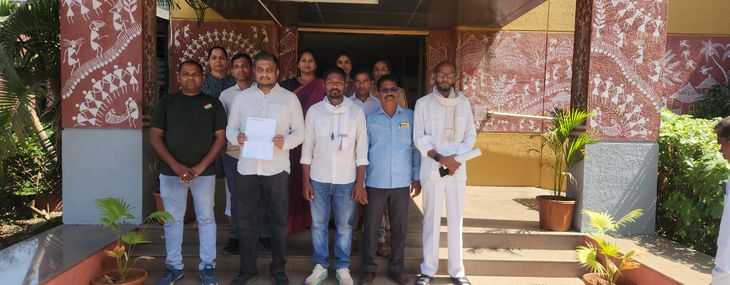 The leaders of the tribal society Tapi organization who reached Vyara ...