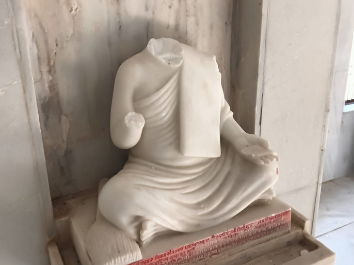 Lord Mahavir Swami's idol broken in Dhaneshwar village of Ghoghamba ...