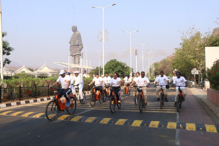 125 riders cycle from Naswadi to Kevadia | ભાસ્કર વિશેષ: નસવાડી ...