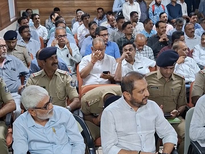 New rule in Vapi GIDC | વાપી GIDC માં નવો નિયમ: હેલ્મેટ વગર કર્મચારીઓને ...