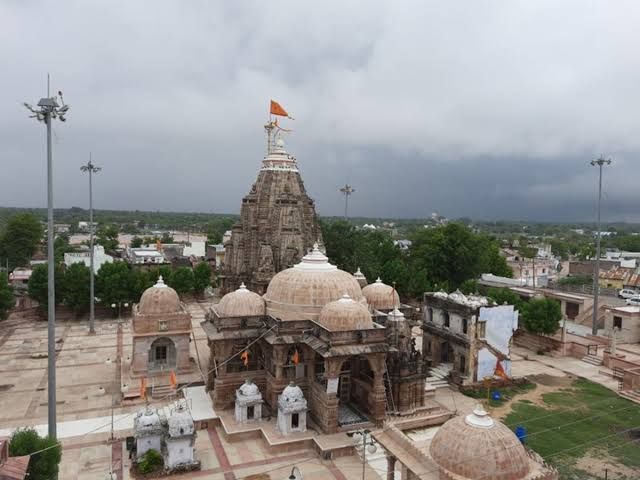 the golden peak of Hatkeshwar Mahadev Temple