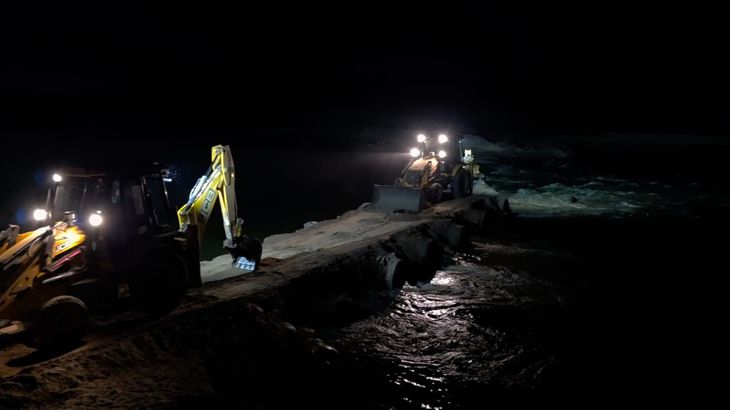 The bridge built for sand mining in the Vatrak river in Radhu was ...