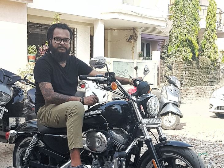 Tattoo artist's black work in Navsari | નવસારીમાં ટેટૂ આર્ટિસ્ટની કાળી ...