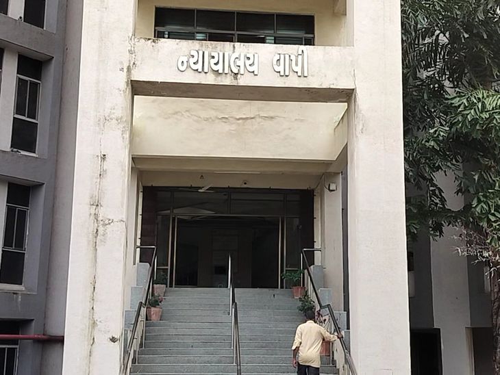 Fake lawyer scam in Vapi court | વાપી કોર્ટમાં નકલી વકીલનું કૌભાંડ: લોન ...