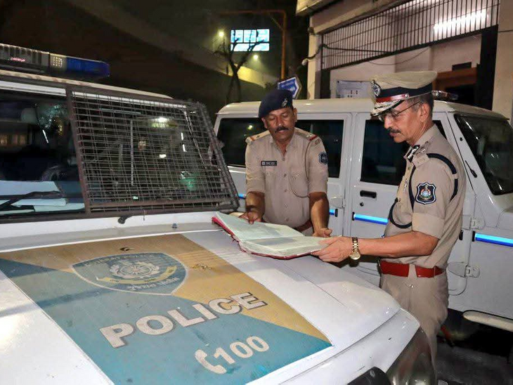 Following the high alert in Gujarat, the Police Commissioner conducted ...