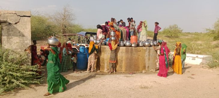 The water supplied from one tanker instead of two in Chatarpura, Vavna ...