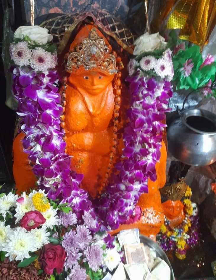 Devotees throng Hathla village in Bhanvad on Shani Jayanti, people ...