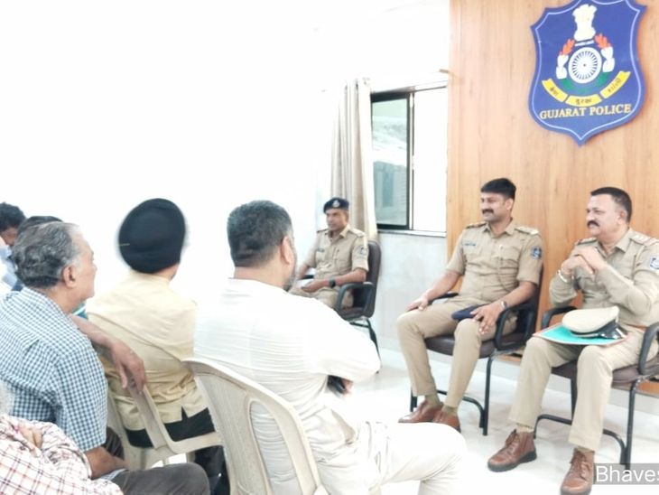 A peace committee meeting of police and social leaders was held in ...