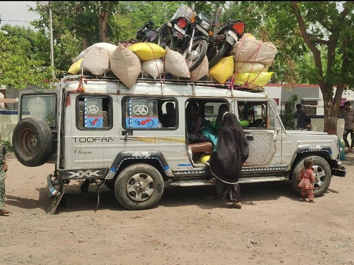 Police action against vehicles carrying laborers coming from Madhya ...