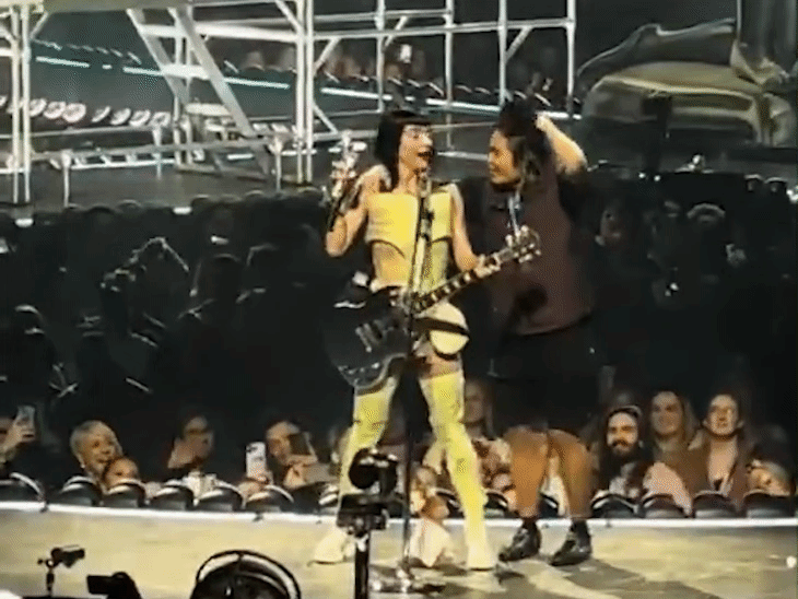 Katy Perry Live Performance Sydney; Stage Intruder VIDEOS, Security ...