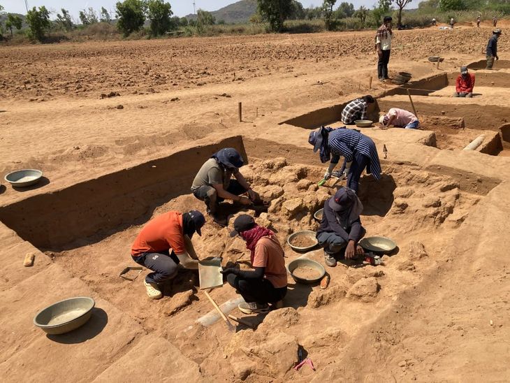 Kutch Lakhpat Lakhapar Village Archaeological Excavation; 5300 Year Old ...