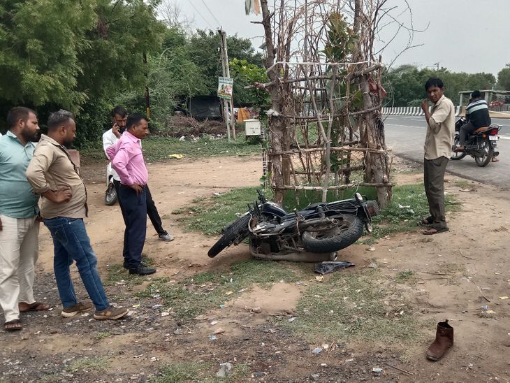 Two youths die in car-bike accident in Mehsana | મહેસાણામાં કાર-બાઈક અકસ્માતમાં બે યુવકોનું મોત ...