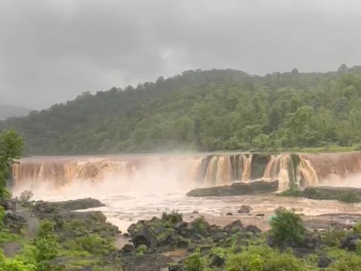 Sahyadri Mountains Dang Gira Waterfall Monsoon Ambika River Gujarat ...