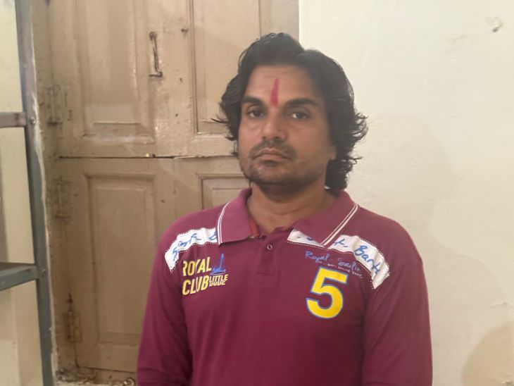 Veraval Patan Municipality Peon Bribe Arrest Marriage Certificates