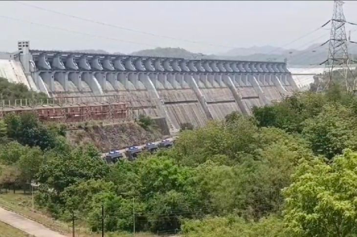 Narmada dam level drops from 119.51 to 119.43 meters | નવા નીરની આવક ...