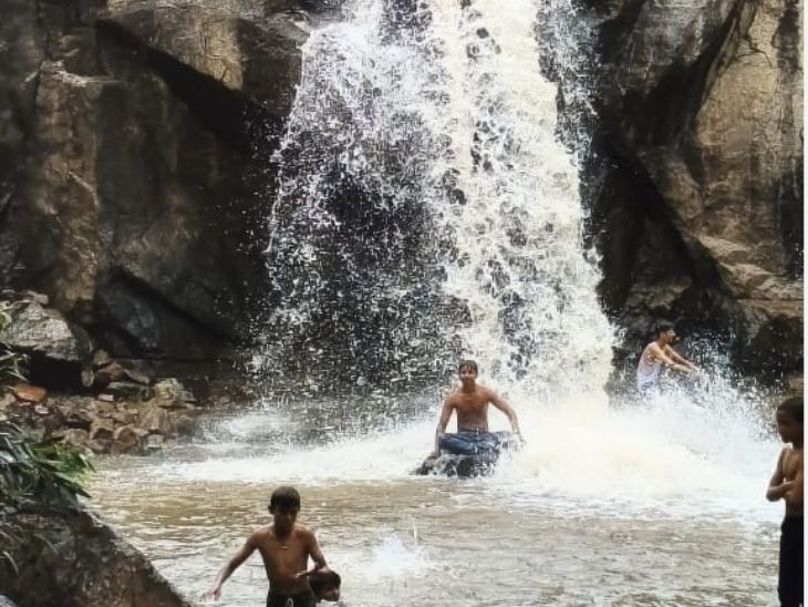 Mumnavas' Paniyari waterfall came alive, the irrigation dam here was ...