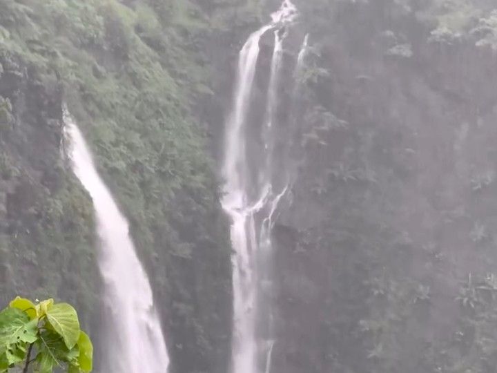 Pavagadh Hill Monsoon Tourist Rush Mahakali Temple Waterfall Greenery