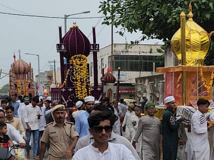 Veraval Muslim Community Mohram Tajiya Procession Jaleshwar Beach ...