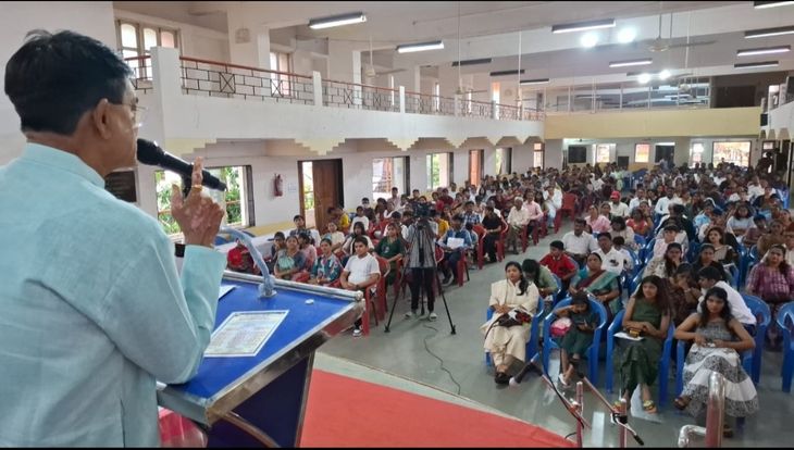 Honoring 121 bright stars of the Koli community | સમાજનું ગૌરવ: કોળી ...