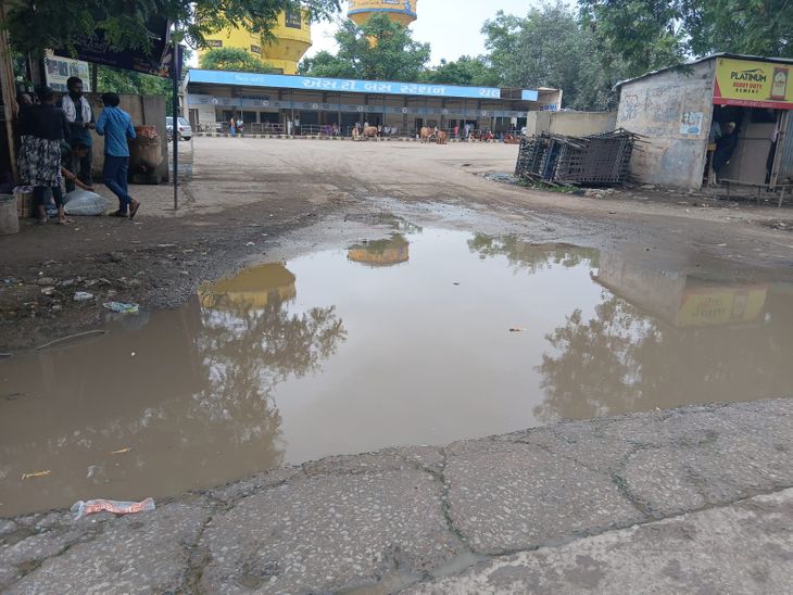 It is difficult to walk in the bus stand area in Chalala due to the ...