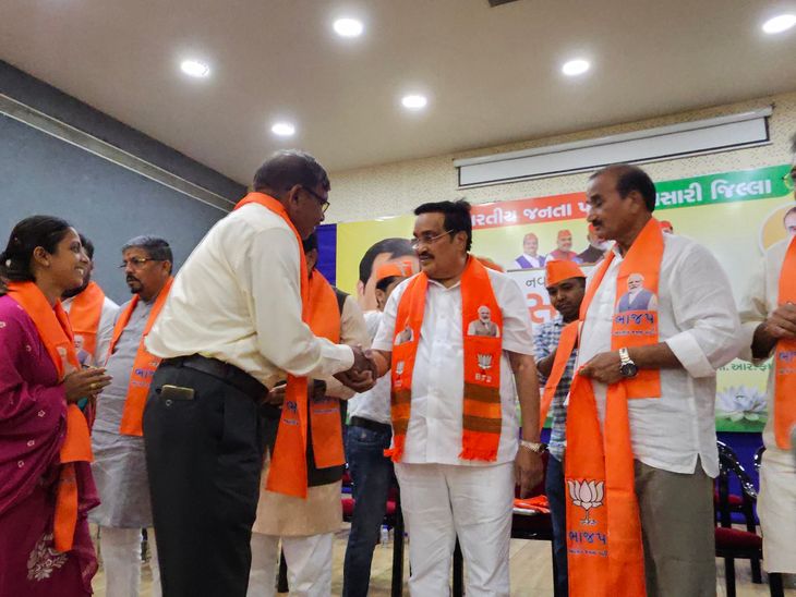 MP C.R. Patil took over the Sarpanch
