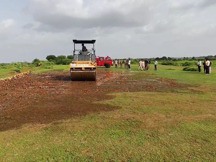 Botad Gadhada Liquor Destruction SMC Police Heliport Ground | ગઢડામાં ...