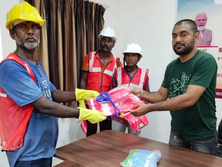 Sanitation workers honored under Namaste scheme | નમસ્તે યોજના અંતર્ગત ...