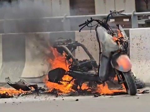 Selvas Overbridge Moped Fire Incident; Youth Vehicle Burned - PHOTOS ...