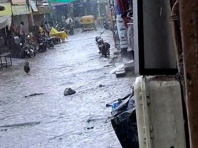 Barwala City: Heavy Rain, Flooding, Disruptions | બરવાળામાં મેઘરાજાની ...