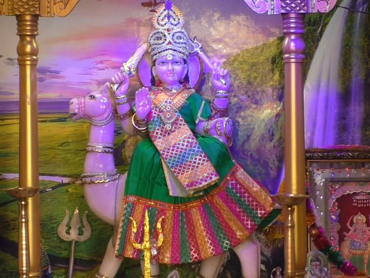 Devotees throng Dashama Temple in Nani Vavdi village of Morbi | દશામાના ...