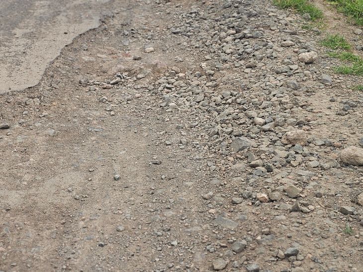 Una Taluka Coastal Road Dilapidated