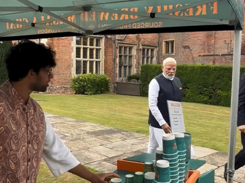 Akhil Patel, Indian-Origin Tea Company Owner, Serves Masala Tea PM Modi ...