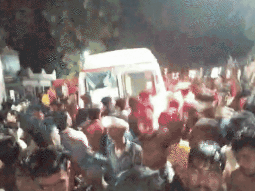 UP- Stampede at Ausneshwar temple in Barabanki, 2 dead