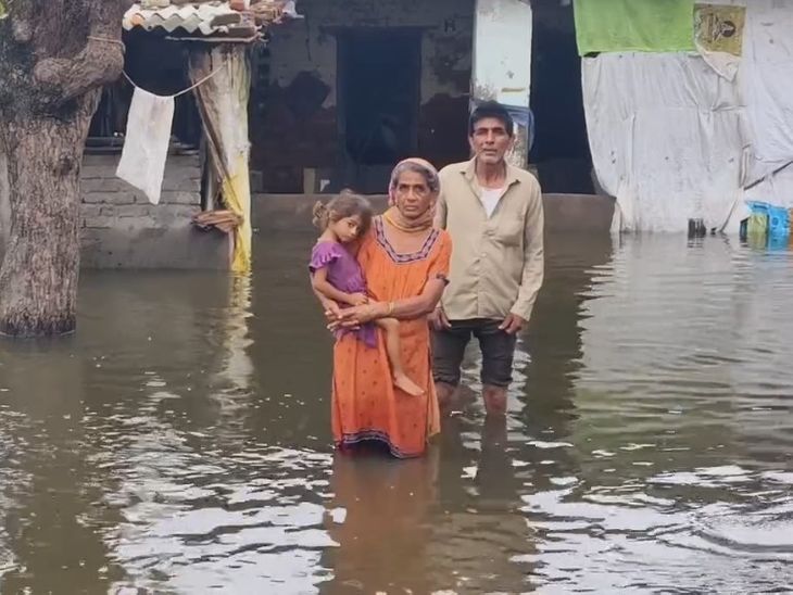 Bavla Rupal Village Rain Gutter Water Floods Homes; Locals Troubled ...