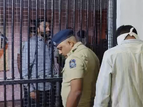 Talala police arrested 7 including Khawad