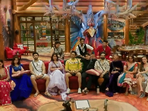 Bigg Boss 19 First Day Fight; 16 Contestants Clash For 15 Beds