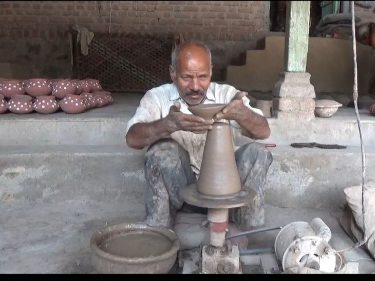 The tradition of clay garba is preserved in Botad | બોટાદમાં માટીના ...