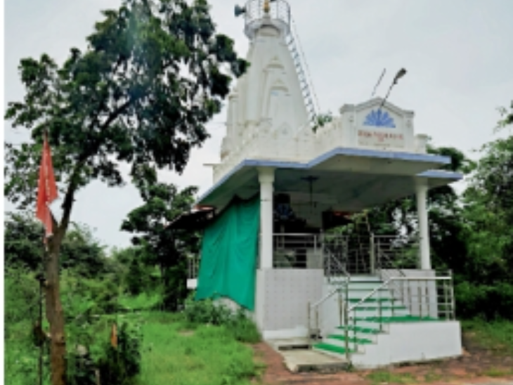 'Morli' is the village of temples in the Gandevi Kantha section.