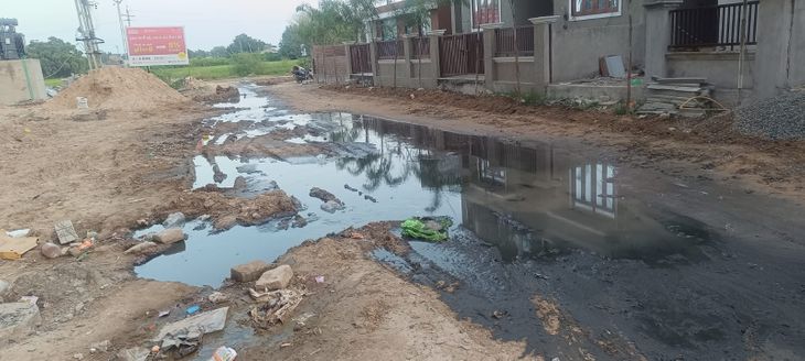 Sewers have been overflowing in Ward No. 2 of Bareja for 15 days, the ...
