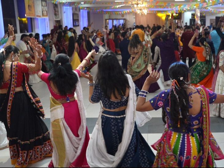 Indian Gujarati Cultural Association organized a grand Navratri ...