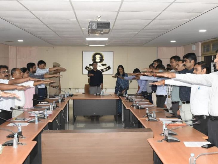 Oath taken at Collector's office on National Unity Day