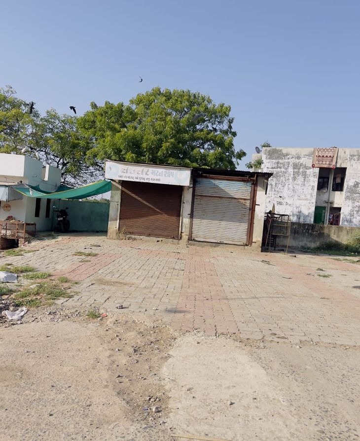 Despite pending tax in Himmatnagar Mutton Market, butchers set up two ...